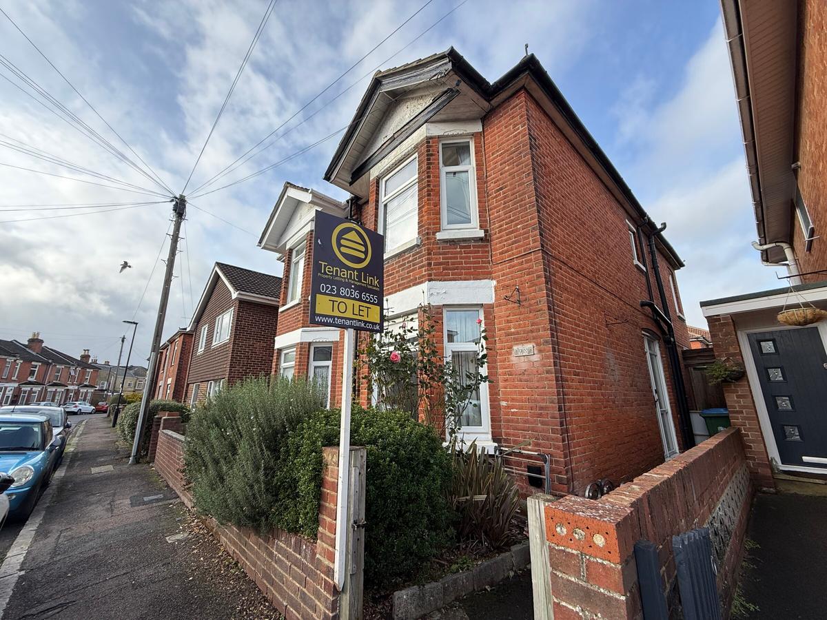 3 bedroom house for rent Wolseley Road, Southampton, SO15 3ES | UniHomes