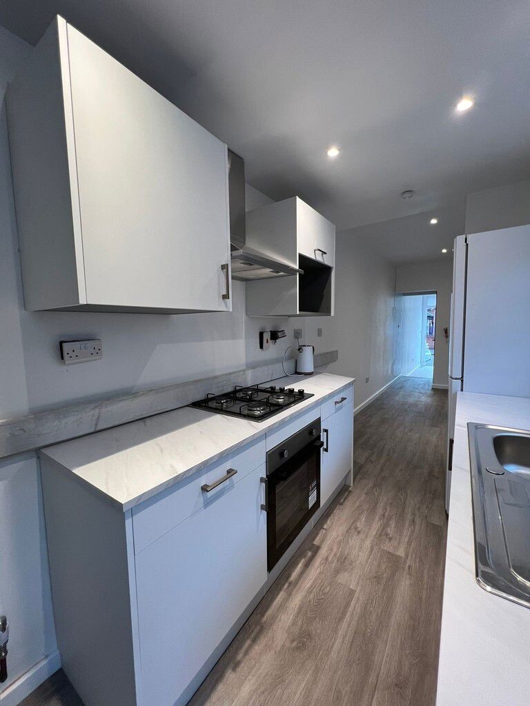 2 bedroom house for rent Russell Road Nottingham, NG7 6GW | UniHomes
