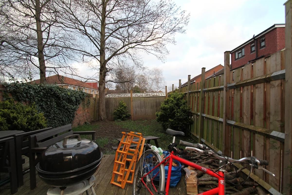 4 bedroom house for rent Telegraph Place London, E14 9XD | UniHomes
