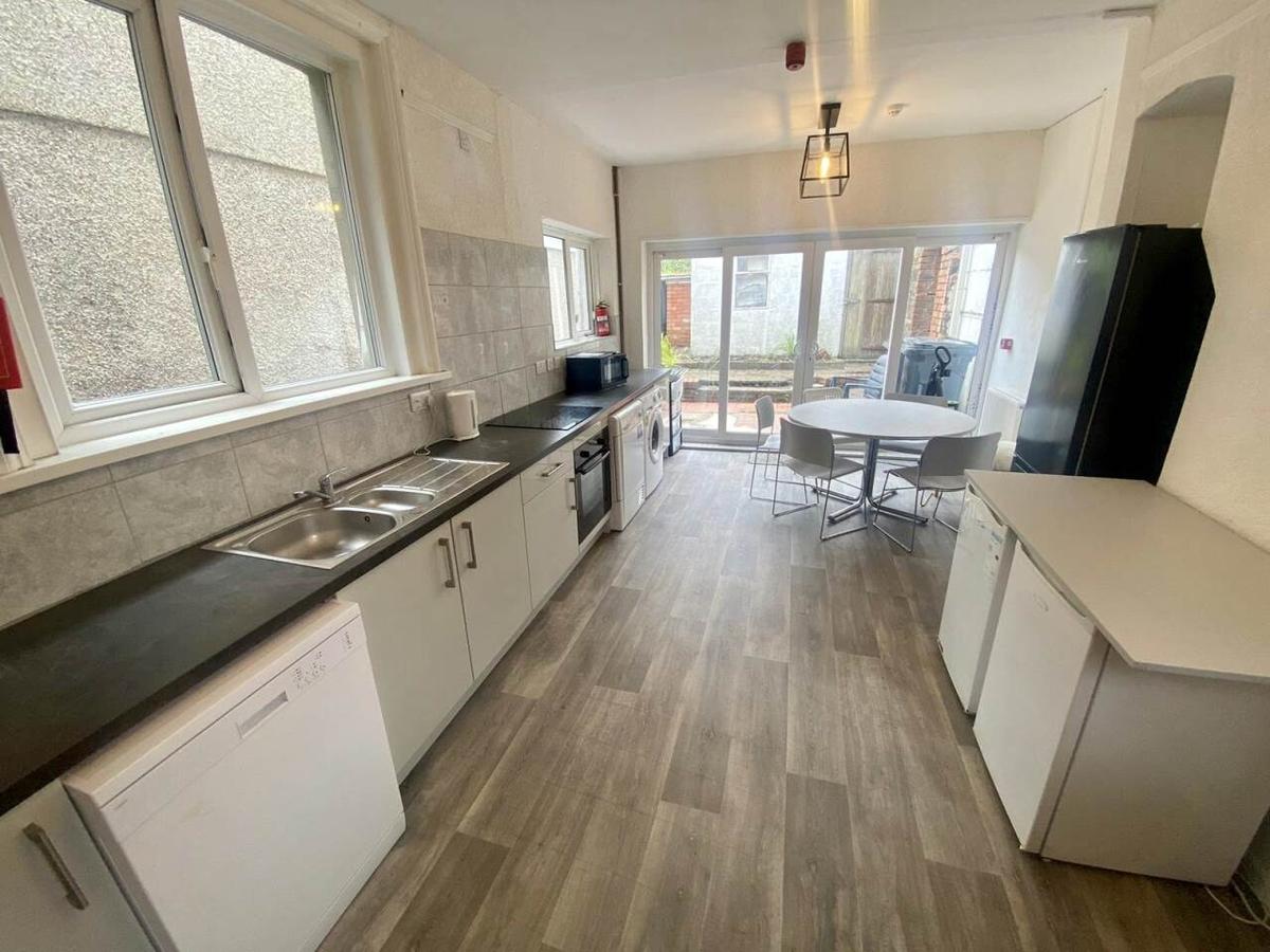 4 bedroom house for rent Bernard Street, Uplands Swansea, SA2 0HU ...