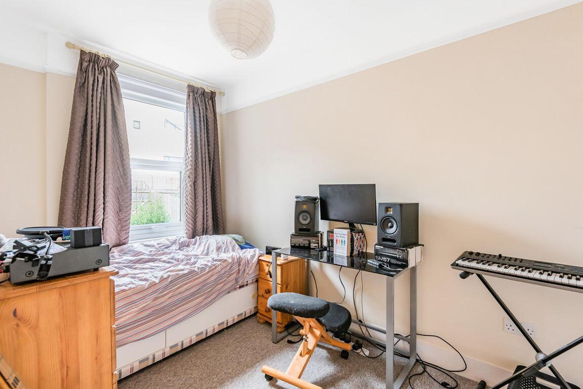 4 bedroom house for rent Walnut Tree Close, Surrey, GU1 4UQ | UniHomes