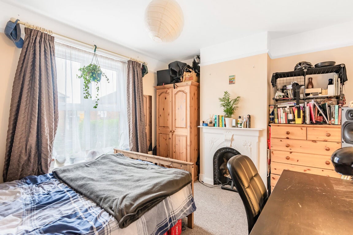 4 bedroom house for rent Walnut Tree Close, Surrey, GU1 4UQ | UniHomes