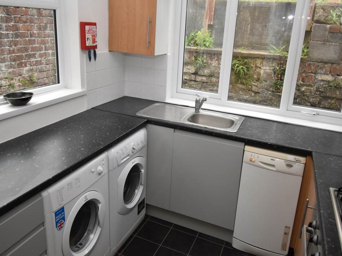 4 bedroom house for rent Rhyddings Park Road, Brynmill, Swansea, SA2 ...