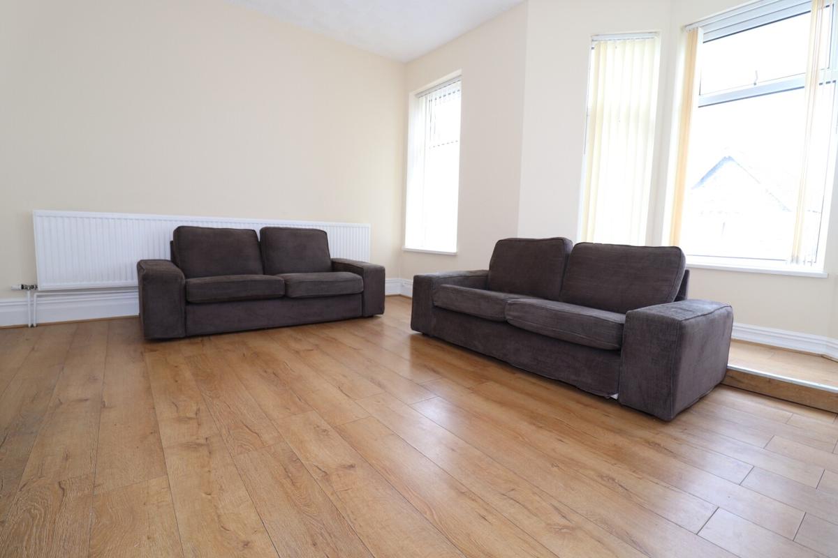 4 bedroom apartment for rent Albany Road Cardiff, CF24 3RP | UniHomes
