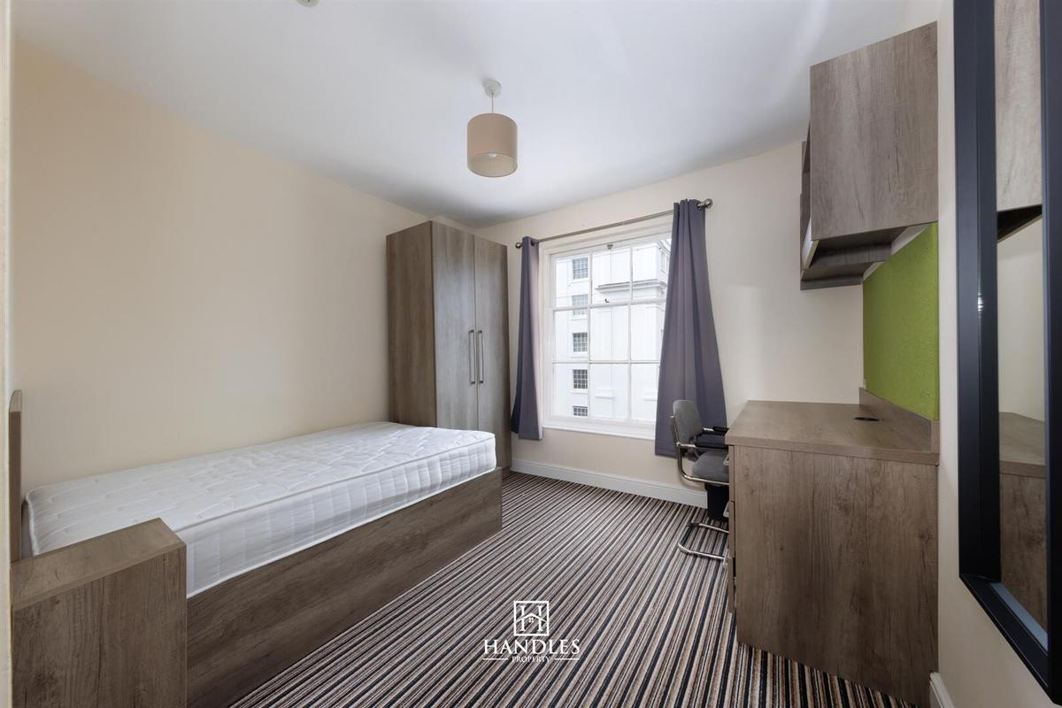 8 bedroom apartment for rent 1-2 Clarendon Square Leamington Spa, CV32 ...