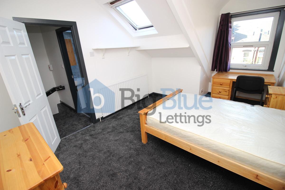 5 bedroom house for rent Brudenell Street Leeds, LS6 1HJ | UniHomes