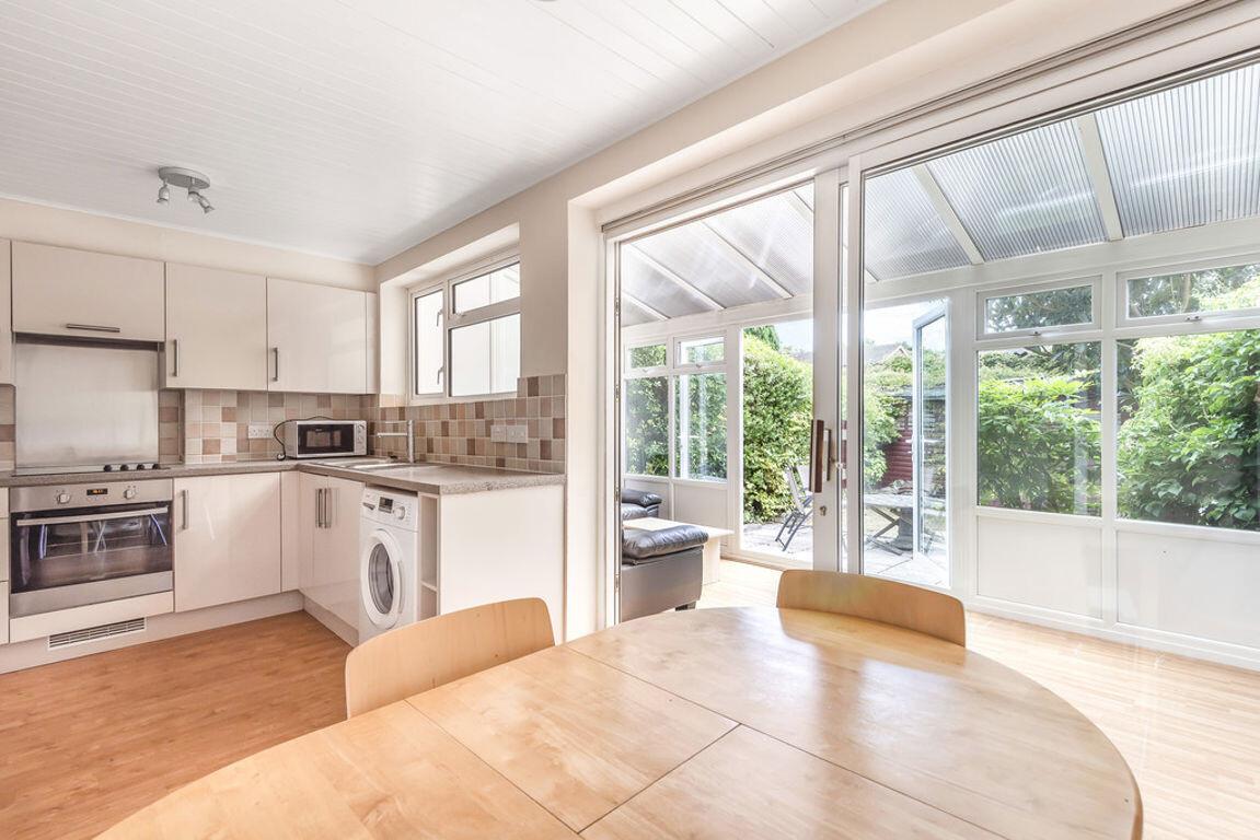 4 bedroom house for rent Guildford Park Avenue, Surrey, GU2 7NN | UniHomes