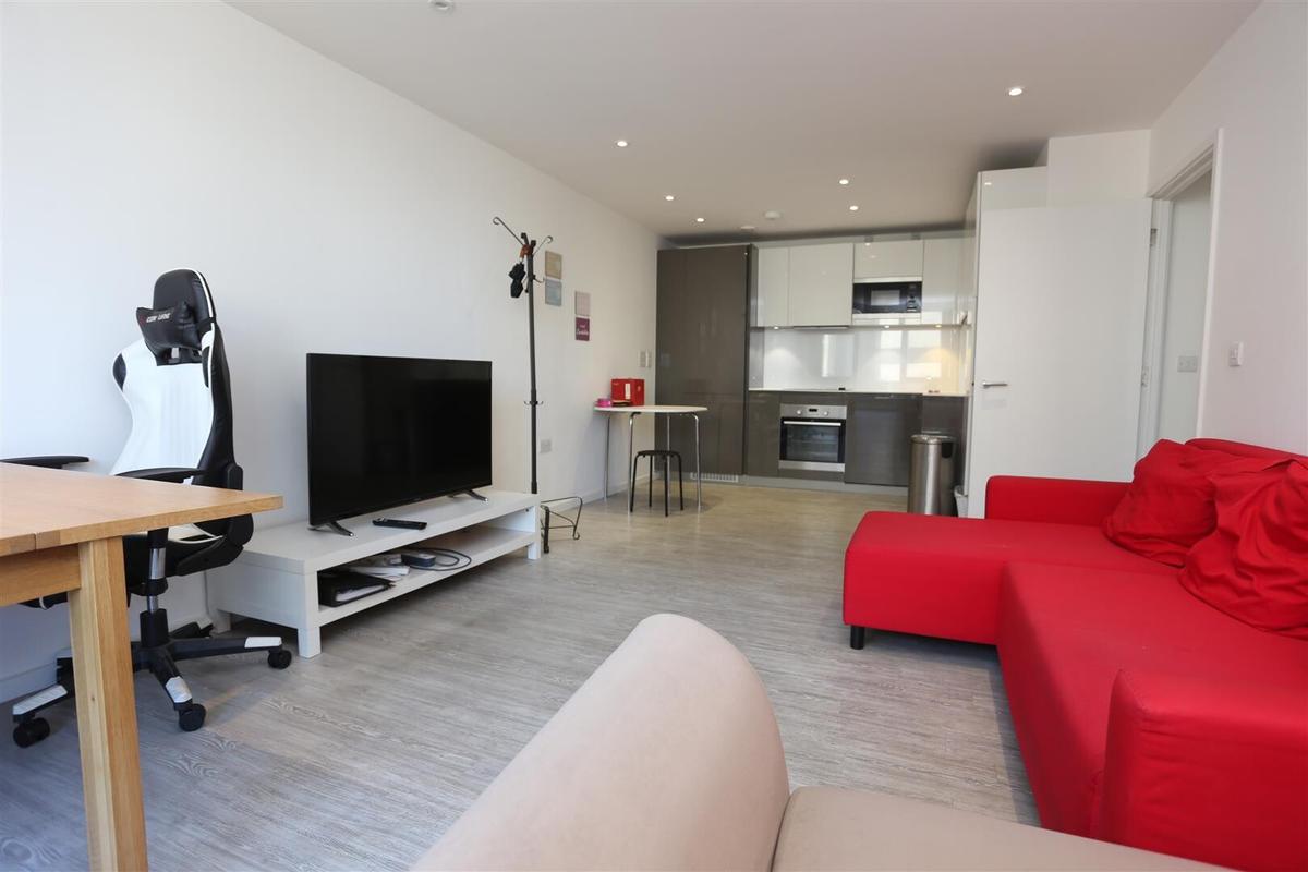 2 bedroom apartment for rent Fleet Street Brighton, BN1 4HD | UniHomes