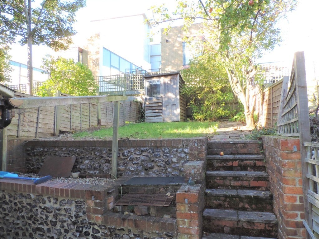 4 bedroom house for rent Walnut Tree Close, Surrey, GU1 4UQ | UniHomes