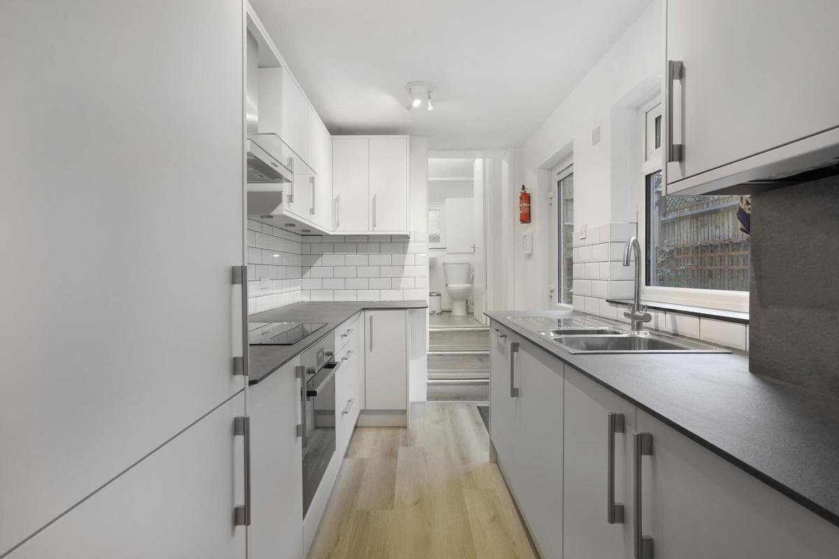 4 bedroom house for rent Walnut Tree Close, Surrey, GU1 4UQ | UniHomes