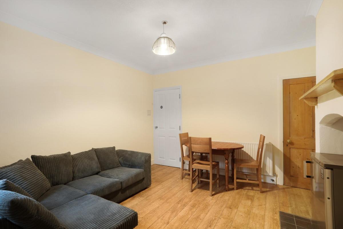 4 bedroom house for rent Walnut Tree Close, Surrey, GU1 4UQ | UniHomes