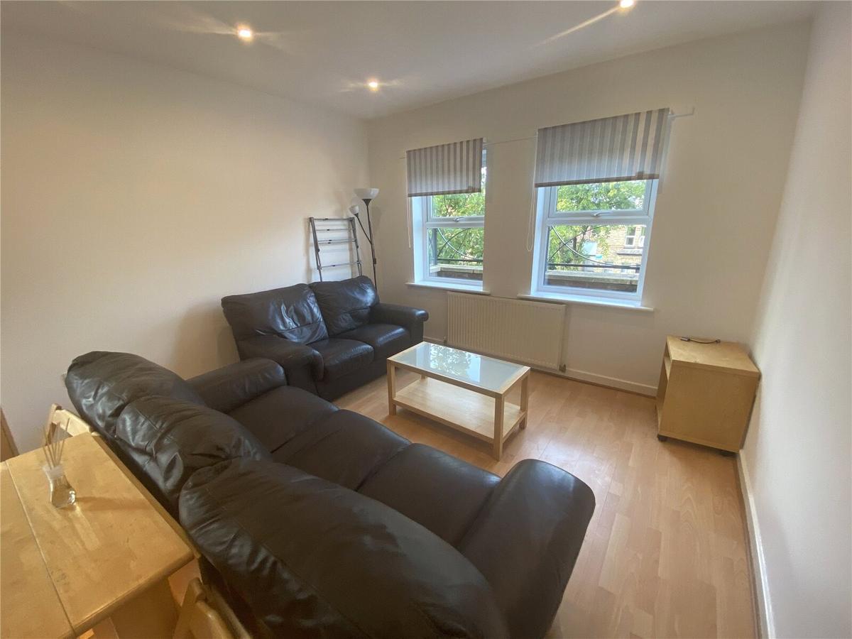 2 bedroom house for rent Village Gate Manchester, M14 6EZ | UniHomes