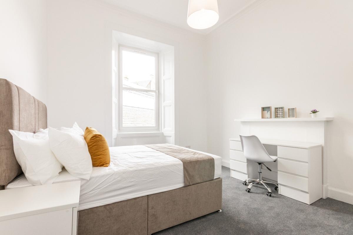 3 bedroom apartment for rent Forrest Road Edinburgh, EH1 2QP | UniHomes