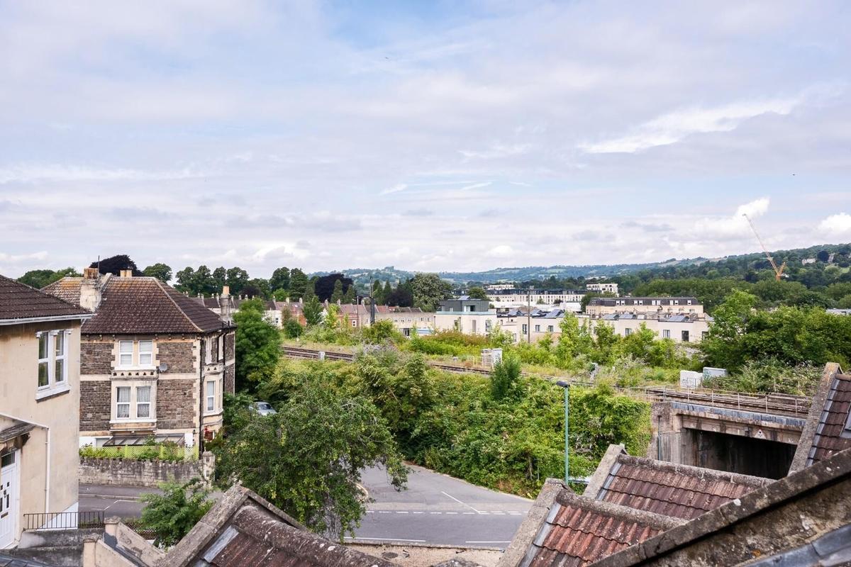 5 bedroom house for rent Thornbank Place Bath, BA2 3HH | UniHomes
