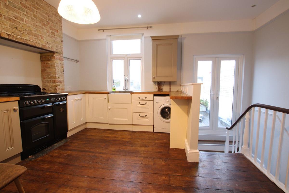 3 bedroom house for rent College Gardens Brighton, BN2 1HP | UniHomes