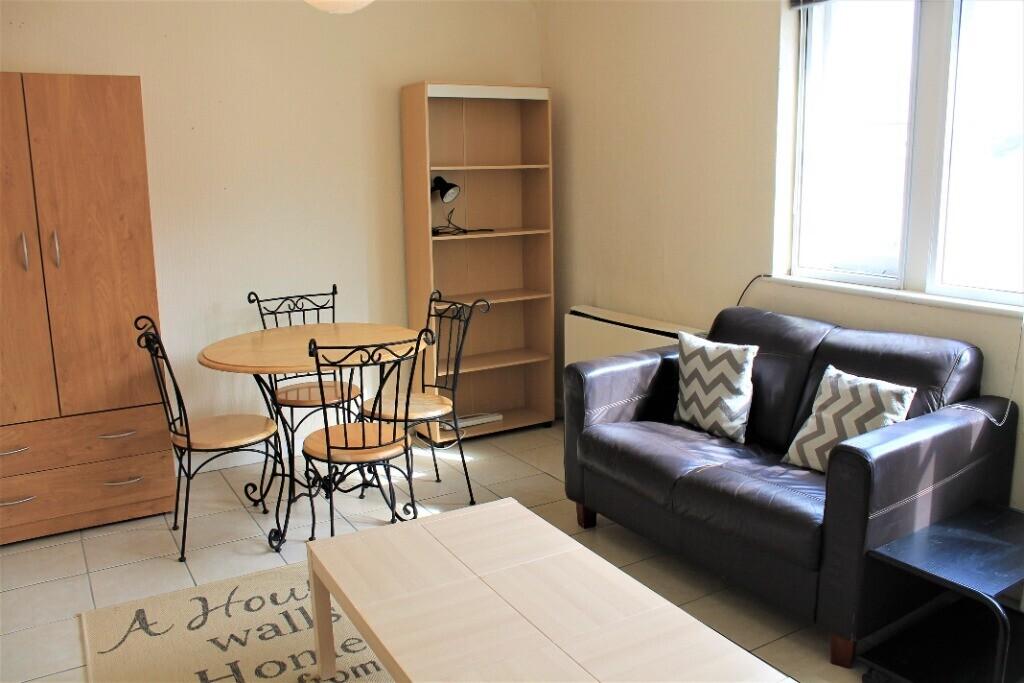 4 bedroom apartment for rent Bath Street, Leamington Spa, CV31 3AE ...