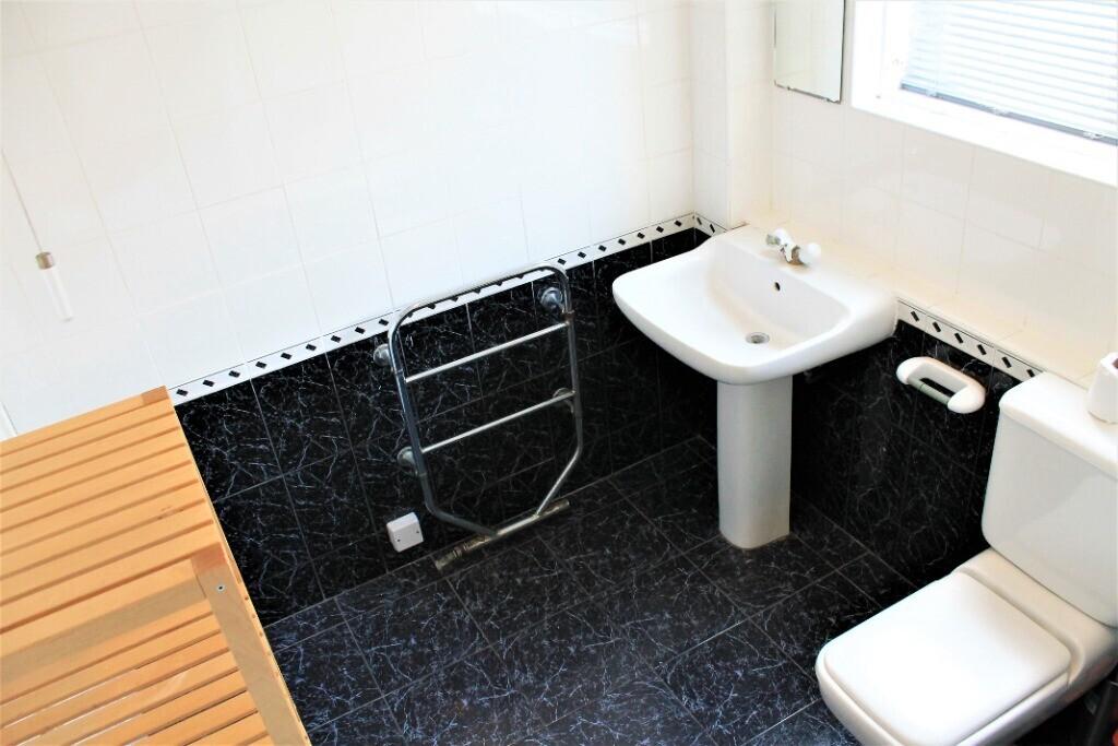 4 bedroom apartment for rent Bath Street, Leamington Spa, CV31 3AE ...