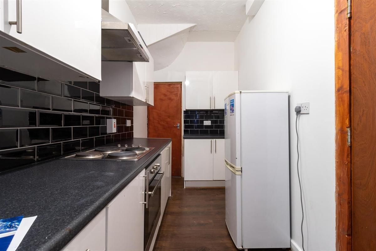 3 bedroom house for rent Royal Park Grove Leeds, LS6 1HQ | UniHomes