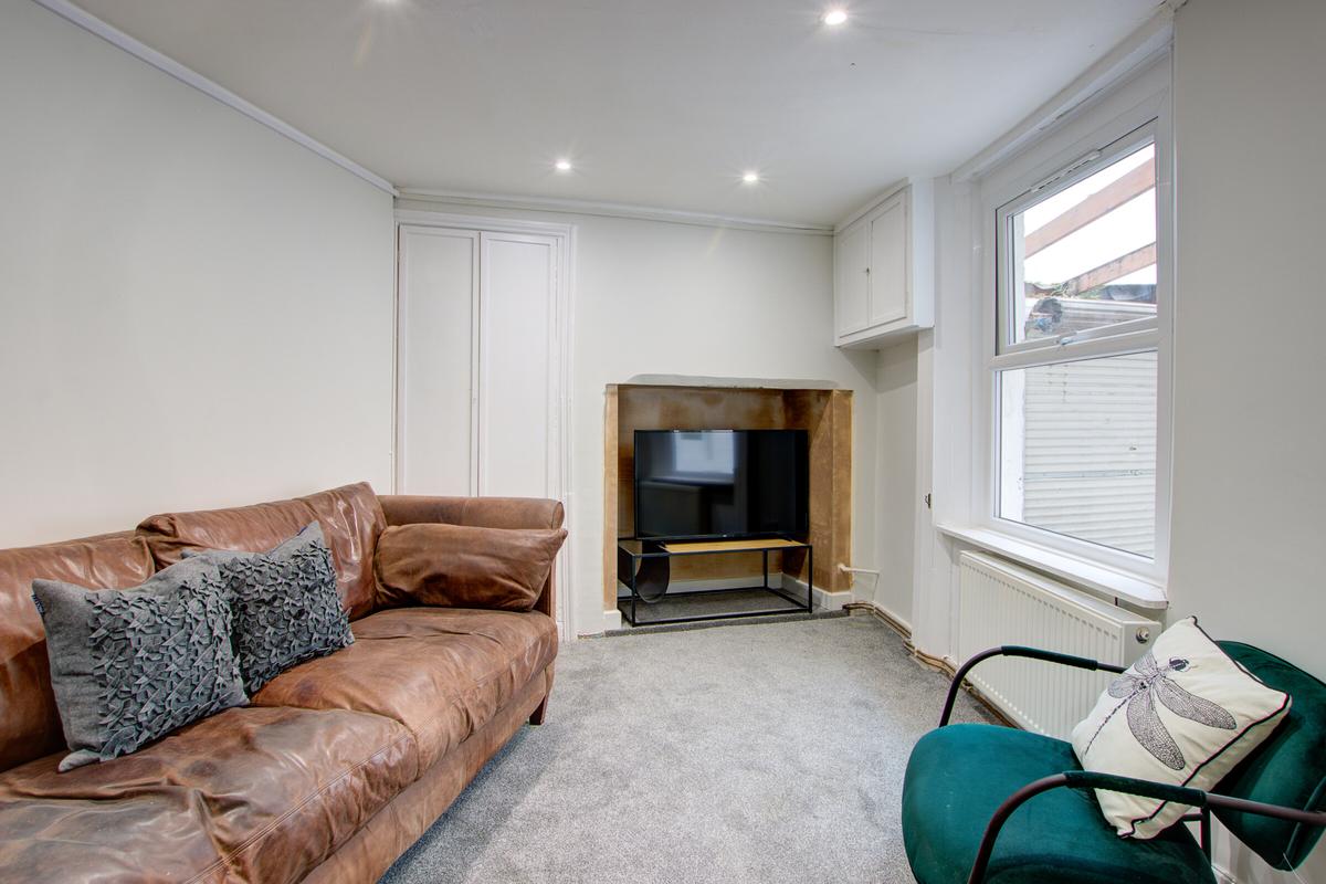 6 bedroom house for rent Chester Crescent, Newcastle, NE2 1DH | UniHomes