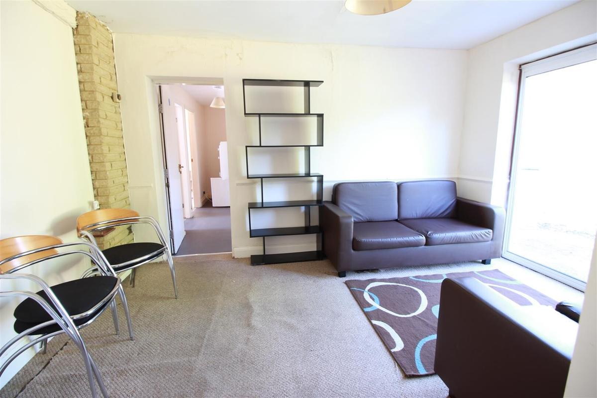 6 bedroom house for rent Lodge Close, London, UB8 2ES | UniHomes