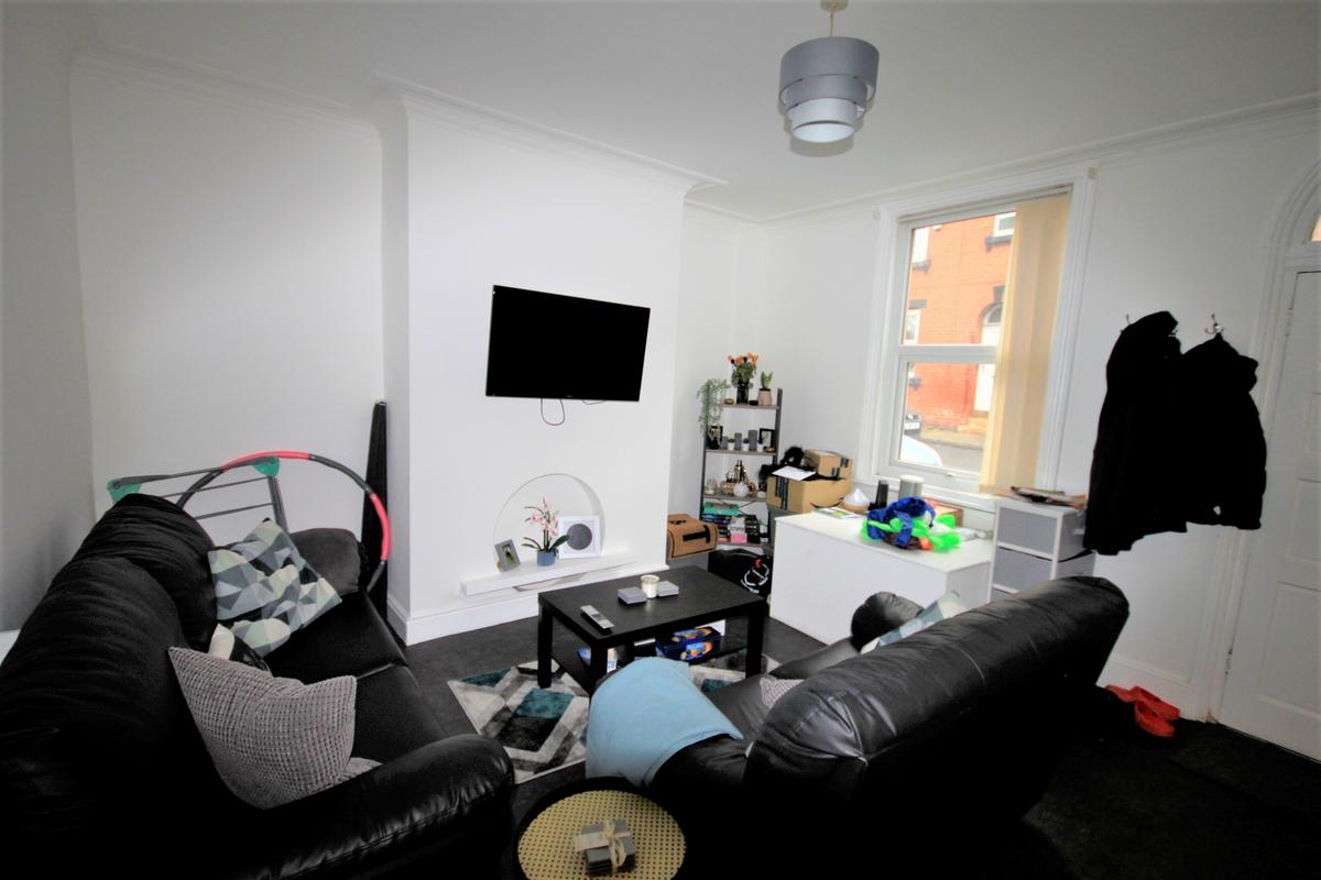 2 bedroom house for rent Beulah View, Leeds, LS6 2LA | UniHomes