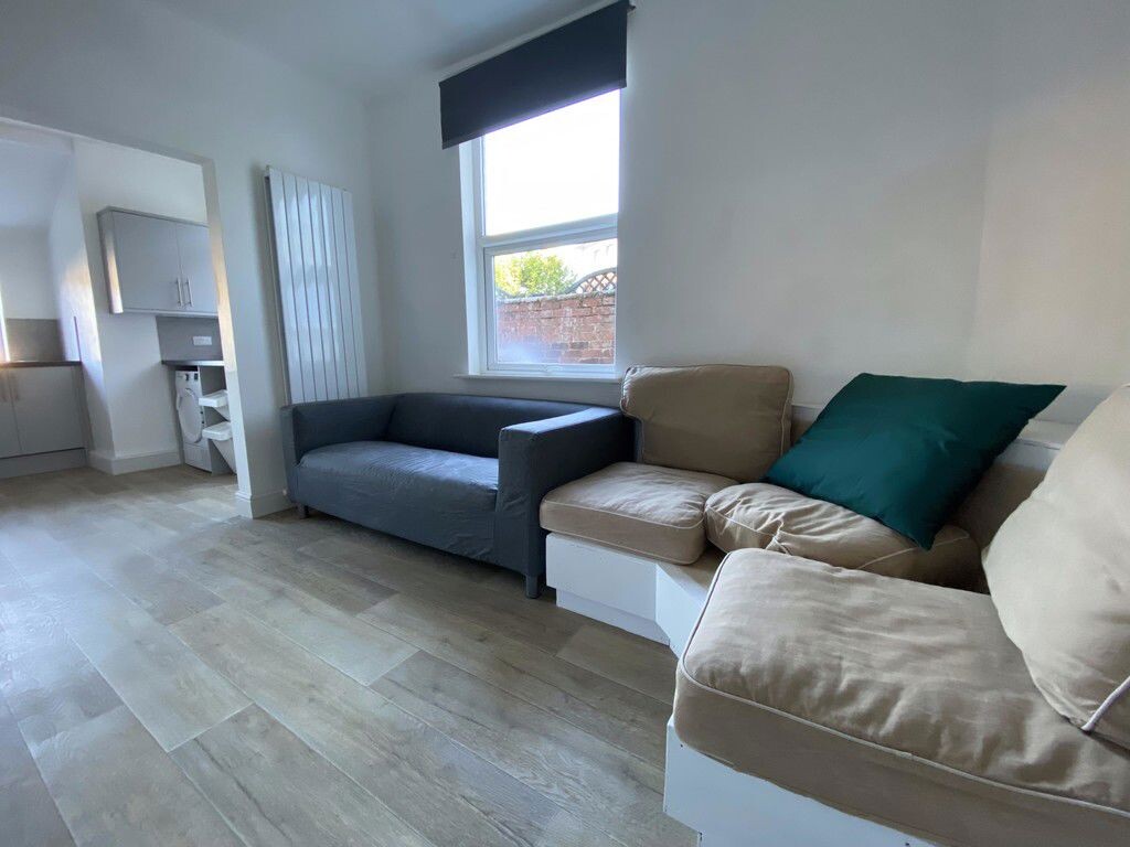 5 bedroom house for rent Cowley Bridge Road Exeter, EX4 5AD | UniHomes