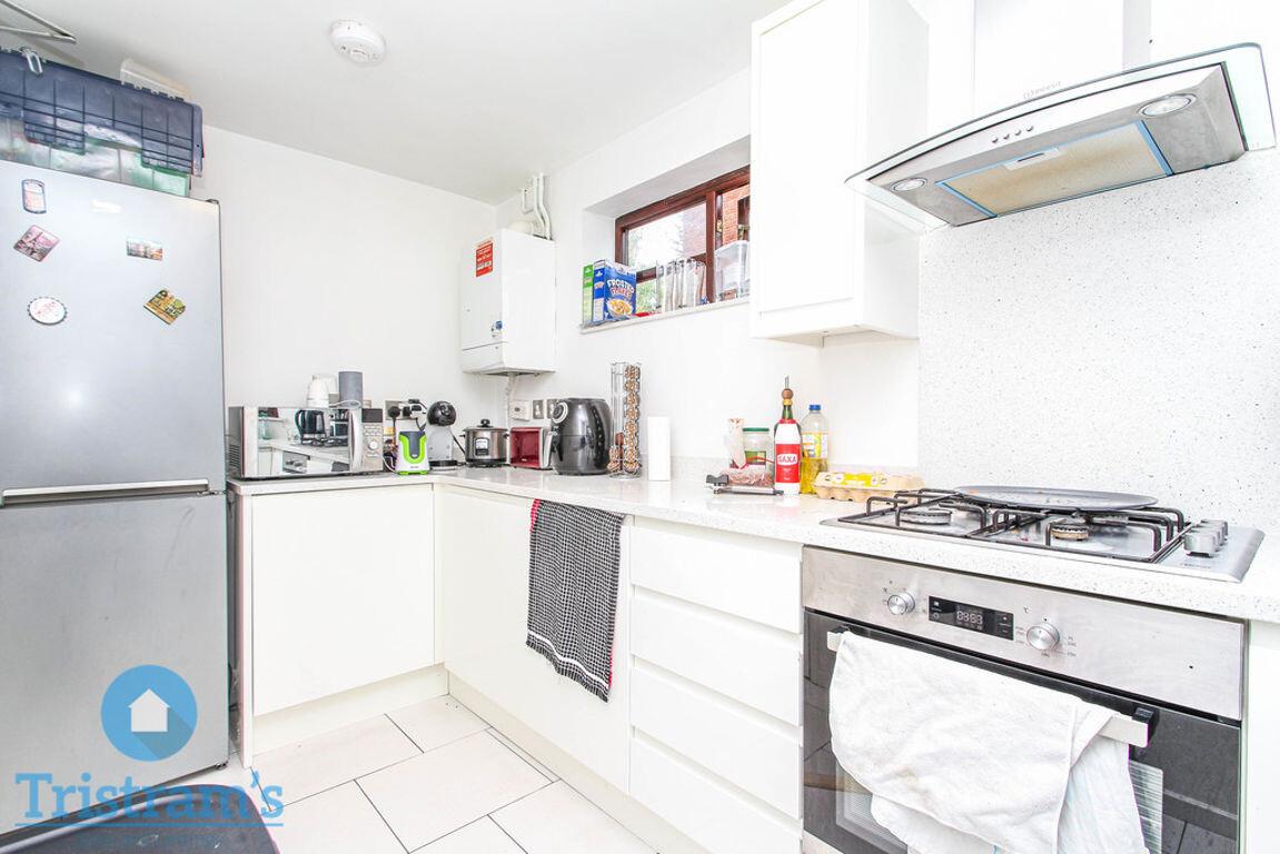 3 bedroom house for rent Bedarra Grove, Nottingham, NG7 2EJ | UniHomes