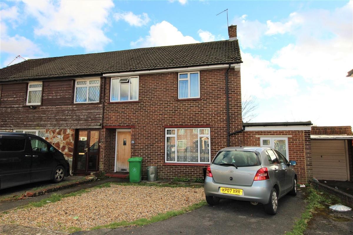 5 bedroom house for rent Lodge Close London, UB8 2ES | UniHomes