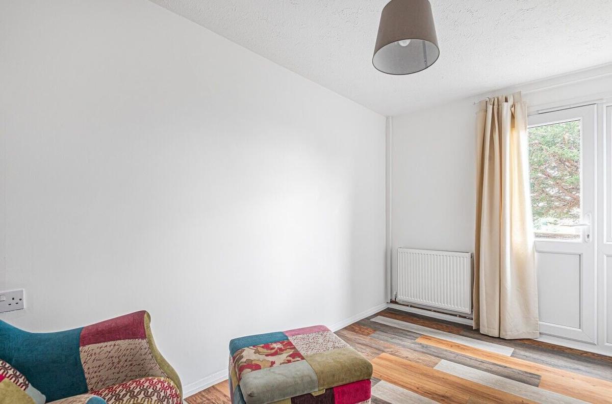 5 bedroom house for rent Park Barn Drive Surrey, GU2 8EU | UniHomes