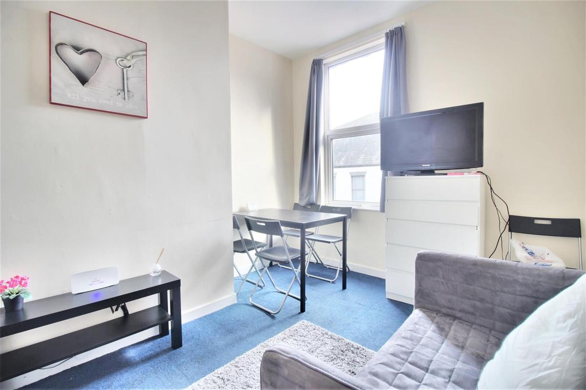 4 bedroom apartment for rent Barber Road, Sheffield, S10 1ED | UniHomes