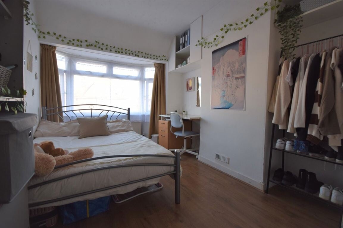 6 bedroom house for rent Aldershot Road Surrey, GU2 8AE | UniHomes