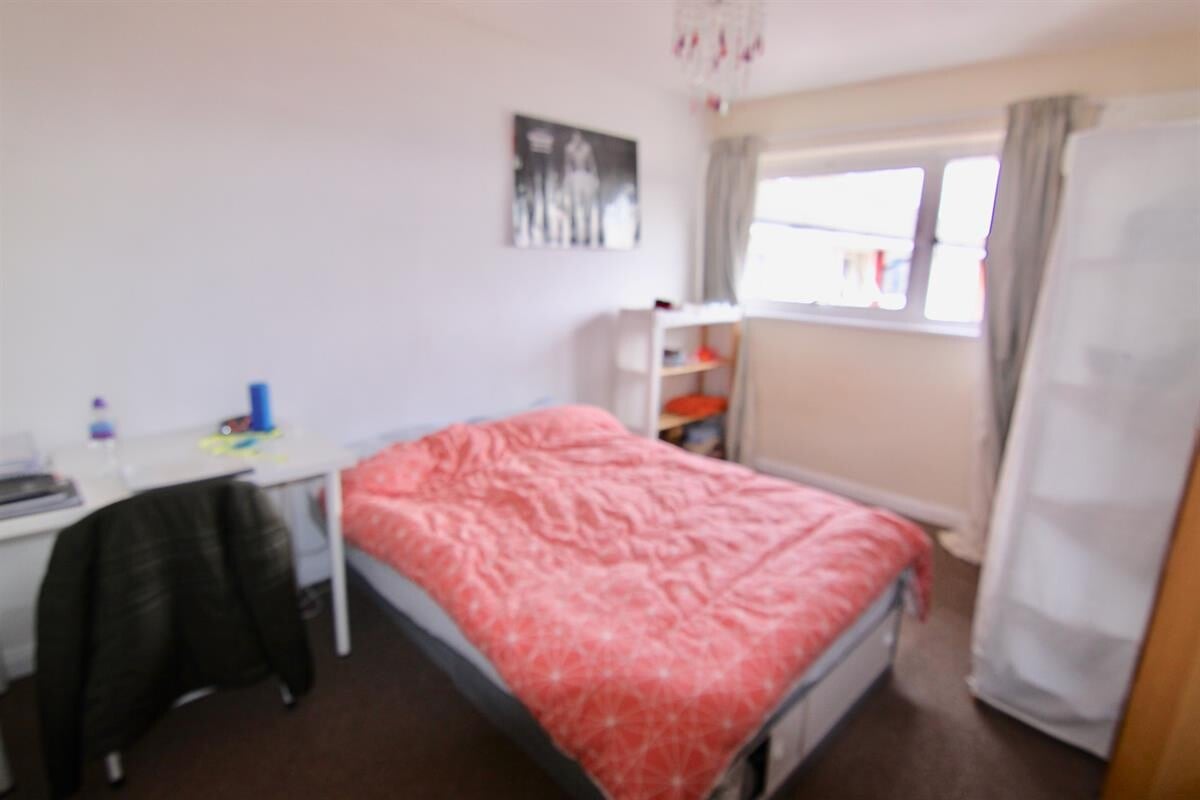 5 bedroom house for rent Guildford Park Avenue, Surrey, GU2 7NN | UniHomes