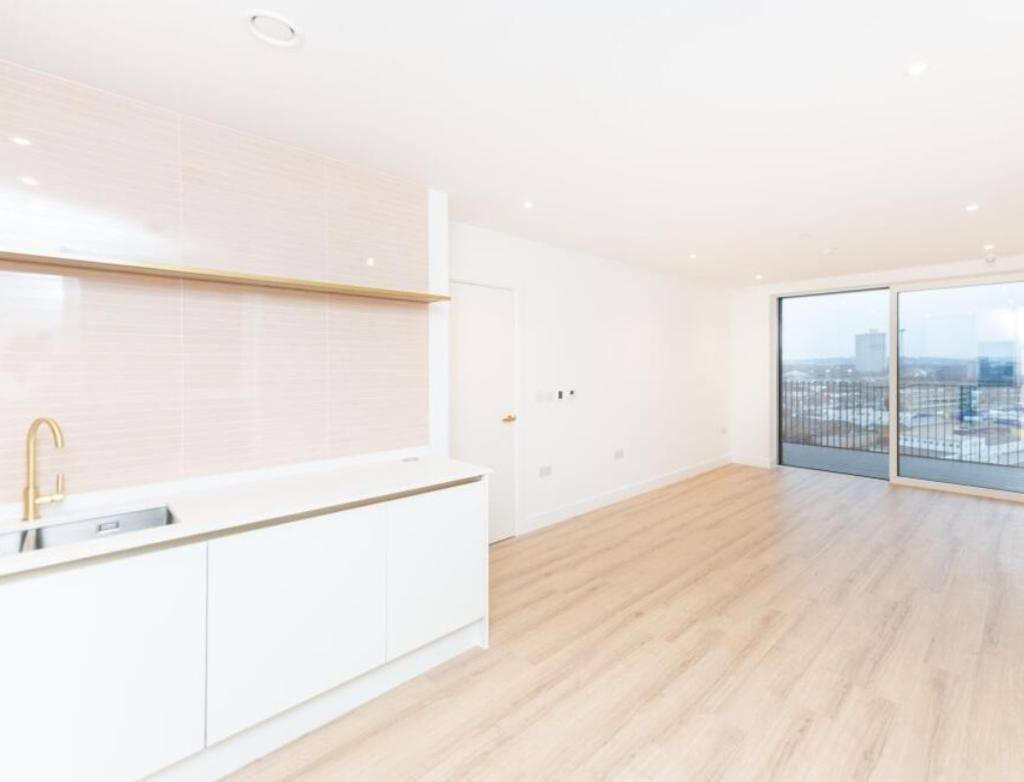 2 bedroom apartment for rent 12 Quay Walk London, HA0 1BE | UniHomes