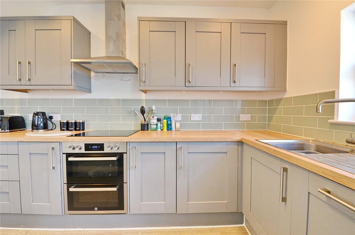 6 bedroom house for rent Southmead Road Bristol, BS10 5EL | UniHomes