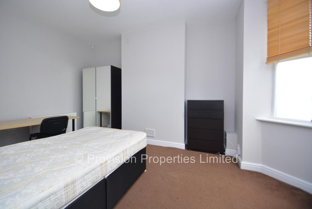 6 bedroom house for rent Ridgeway Terrace Leeds Leeds, LS6 2HU | UniHomes