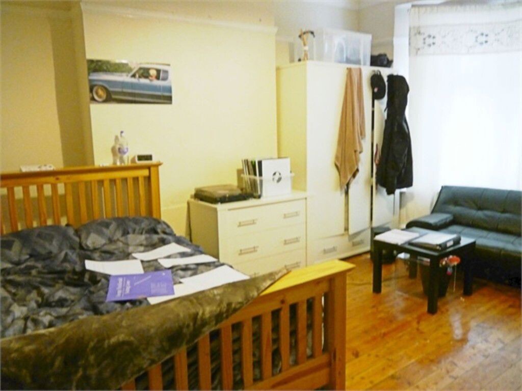 7 bedroom house for rent Rolleston Drive Nottingham, NG7 1JS | UniHomes
