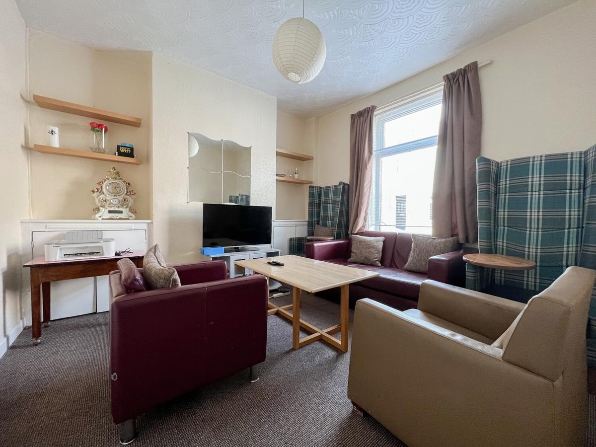 3 bedroom house for rent Pearl Street Cardiff, CF24 1PL | UniHomes