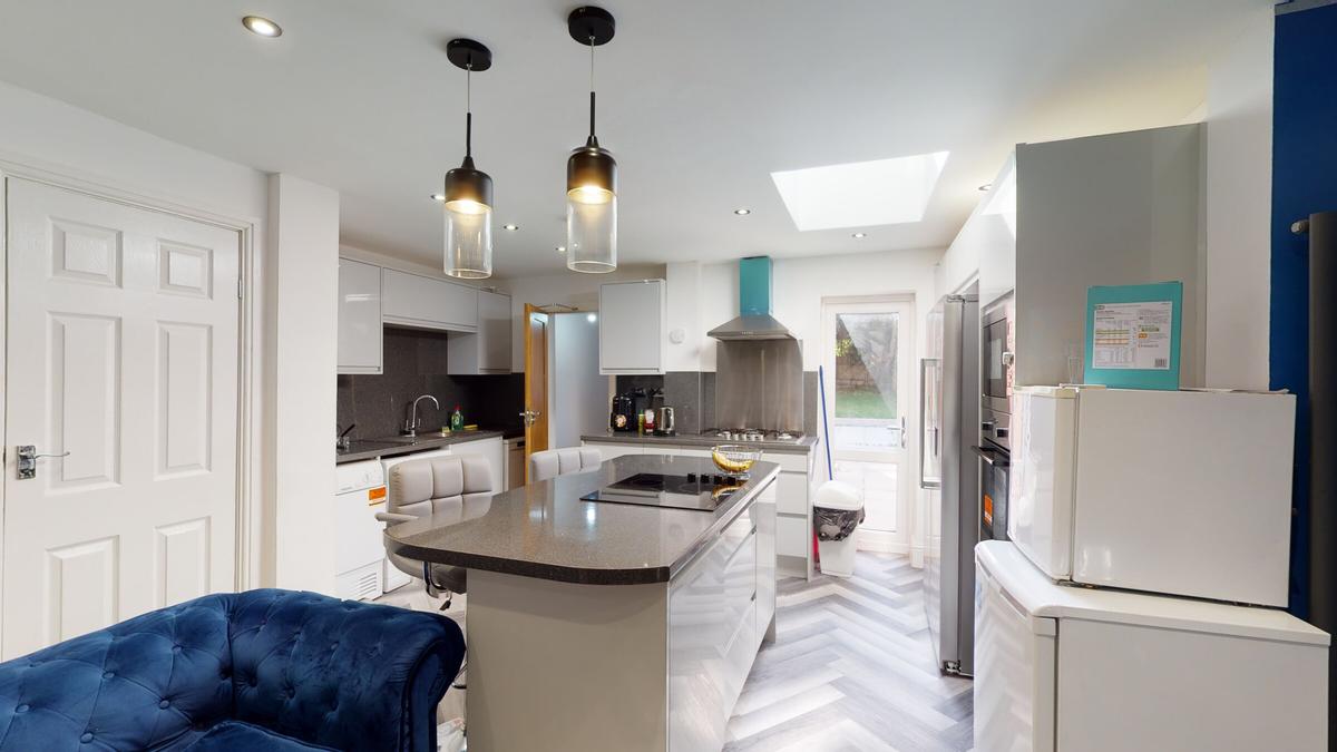 6 bedroom house for rent Oak Tree Lane Birmingham, B29 6HX | UniHomes