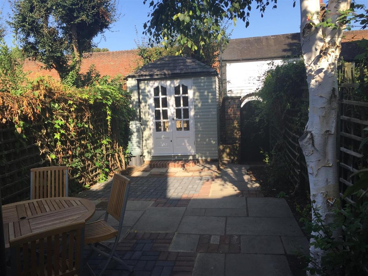 4 bedroom house for rent Castle Street, Canterbury, CT1 2PY | UniHomes