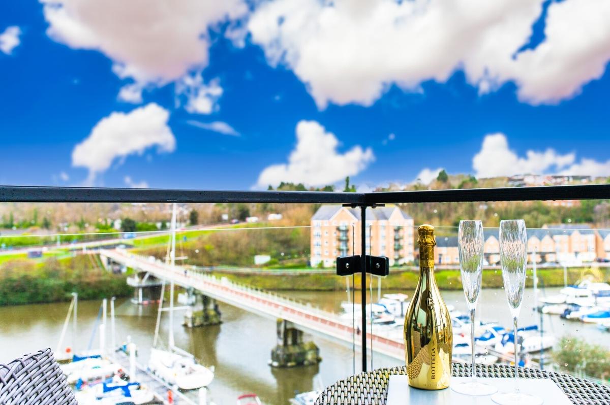 2 bedroom apartment for rent Bayscape Cardiff Marina, Cardiff, CF11 0TB ...