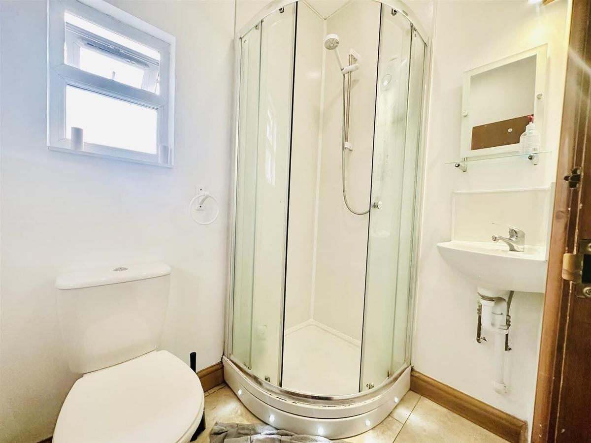 8 bedroom house for rent Sherwin Road, Nottingham, NG7 2FB | UniHomes