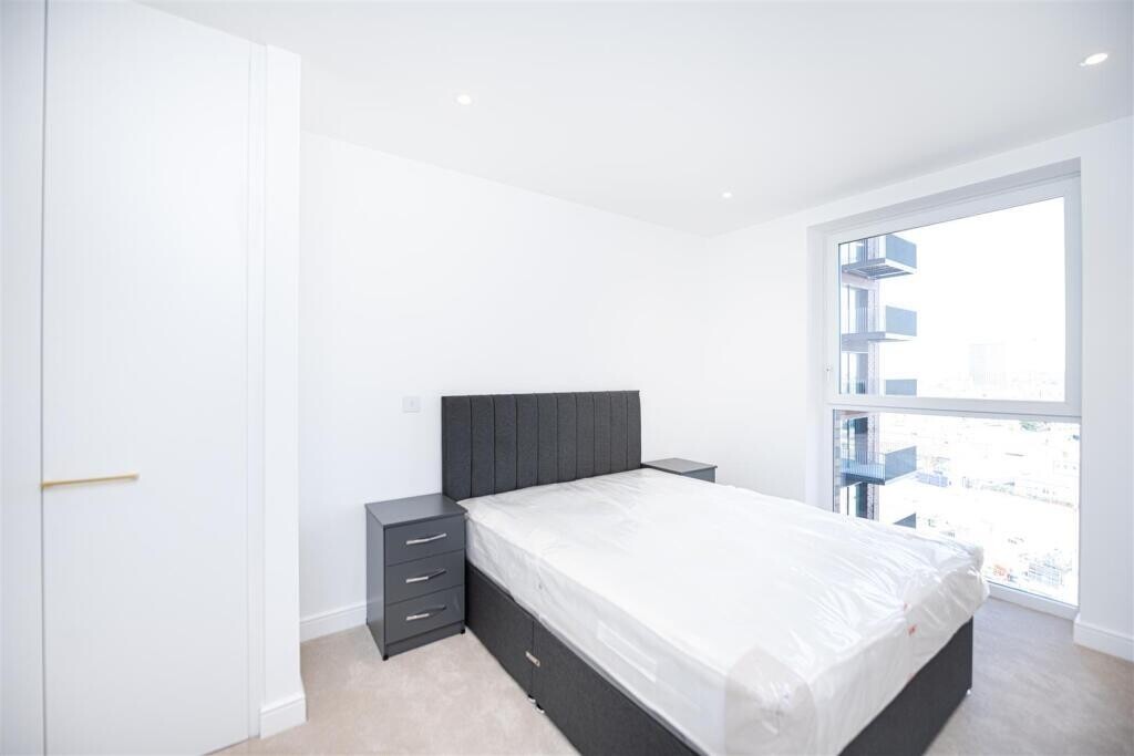 2 bedroom apartment for rent 12 Quay Walk London, HA0 1BE | UniHomes