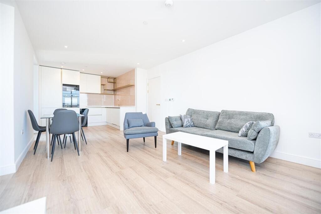 2 bedroom apartment for rent 12 Quay Walk London, HA0 1BE | UniHomes