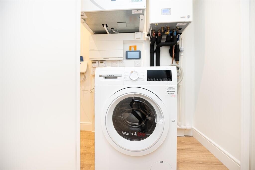 2 bedroom apartment for rent 12 Quay Walk London, HA0 1BE | UniHomes