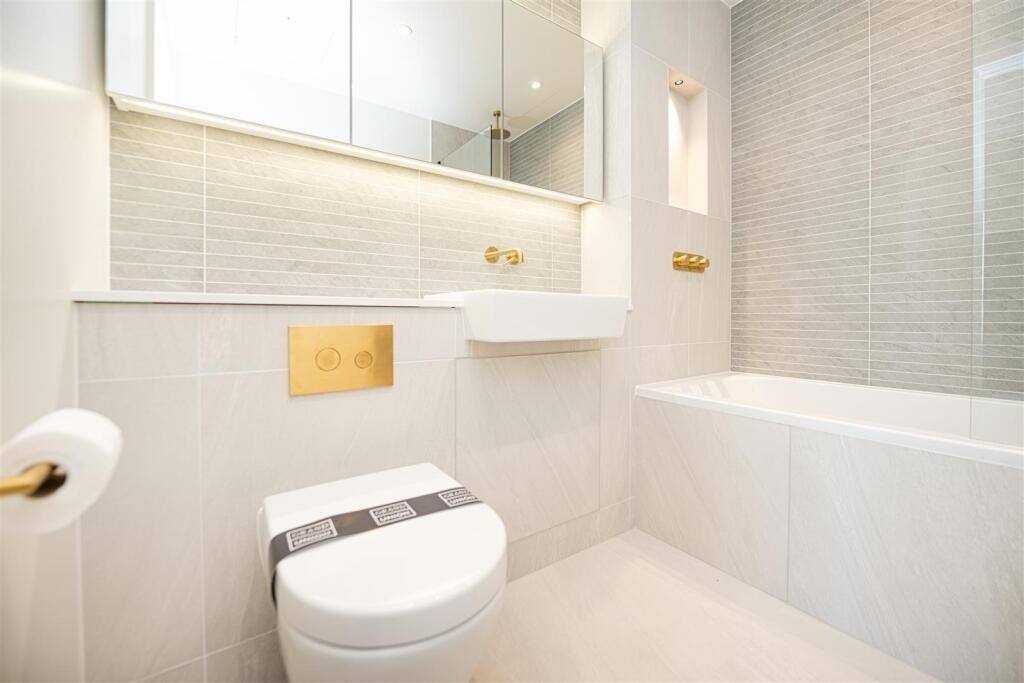 2 bedroom apartment for rent 12 Quay Walk London, HA0 1BE | UniHomes