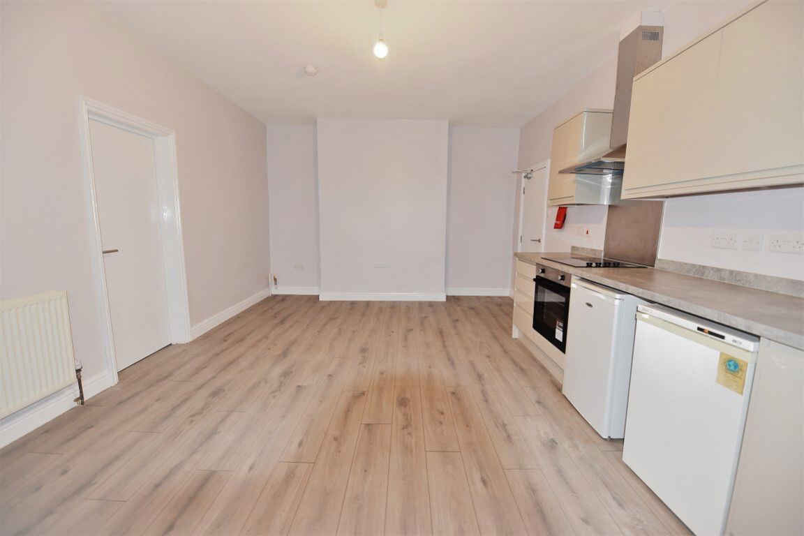2 bedroom house for rent Springwood Road Flat 10 Leeds, LS8 2QA | UniHomes