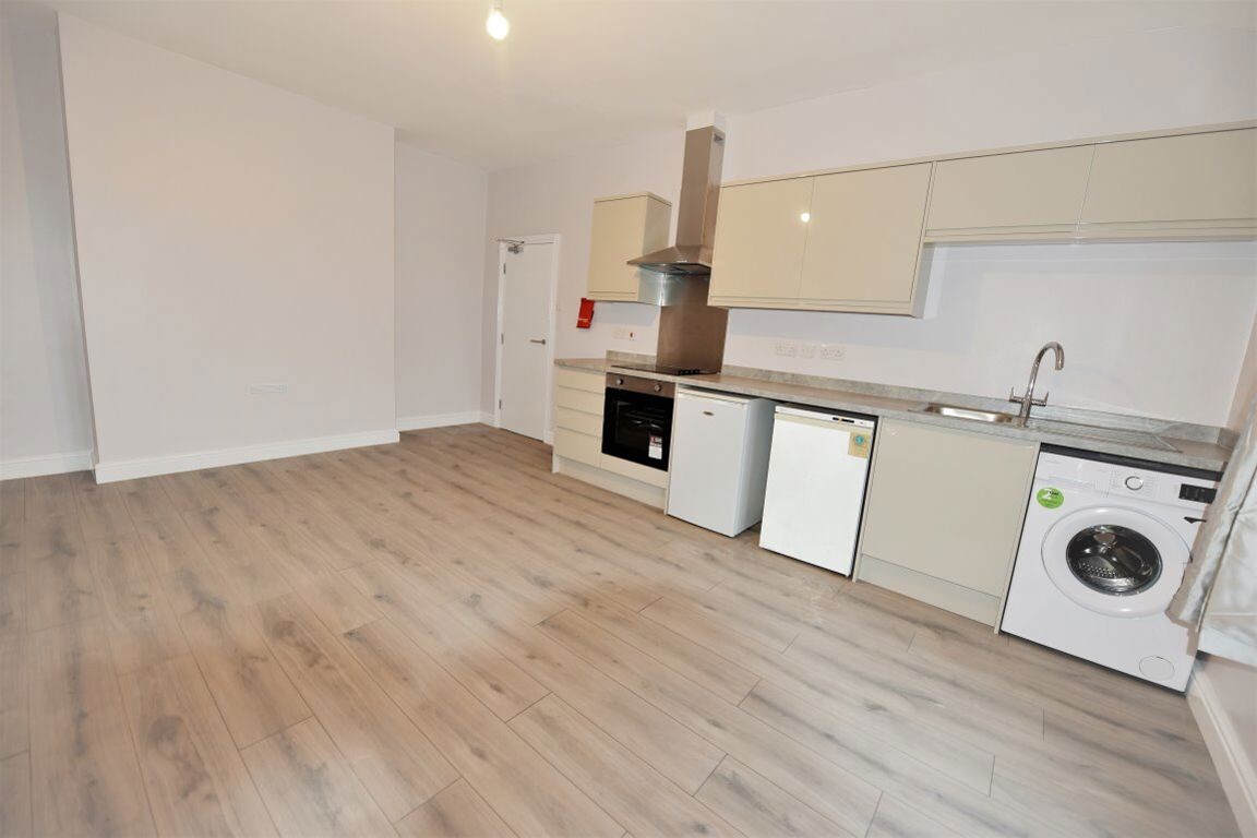 2 bedroom house for rent Springwood Road Flat 10 Leeds, LS8 2QA | UniHomes