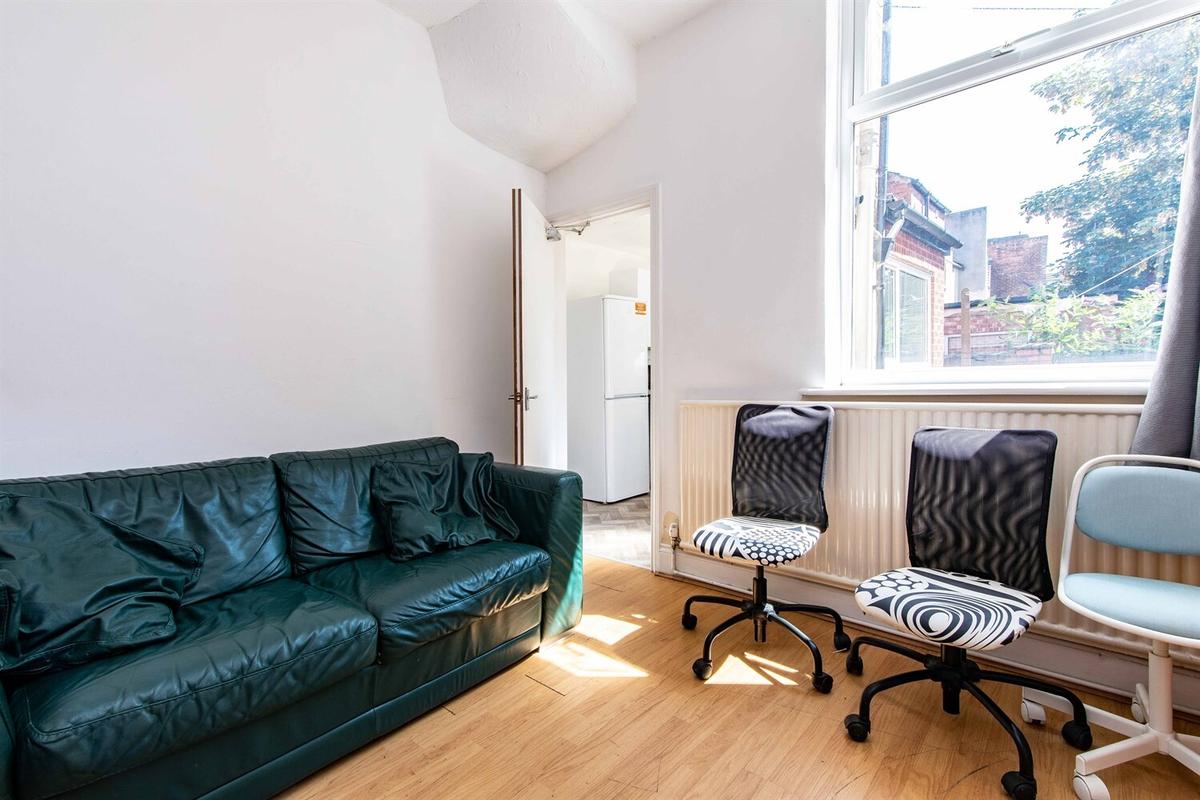 4 bedroom house for rent Forest Grove, Nottingham, NG1 4HS | UniHomes