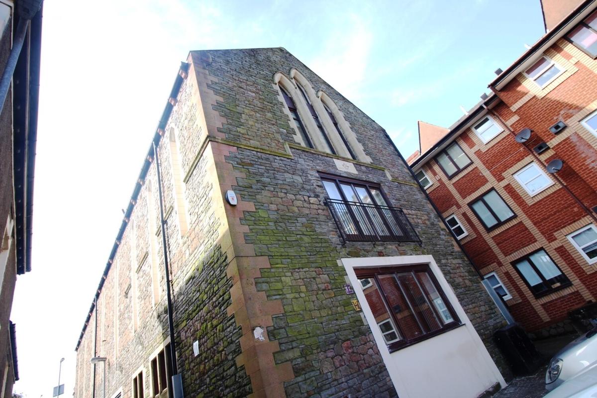 3 bedroom apartment for rent Adamsdown Church Cardiff, CF24 0EZ | UniHomes