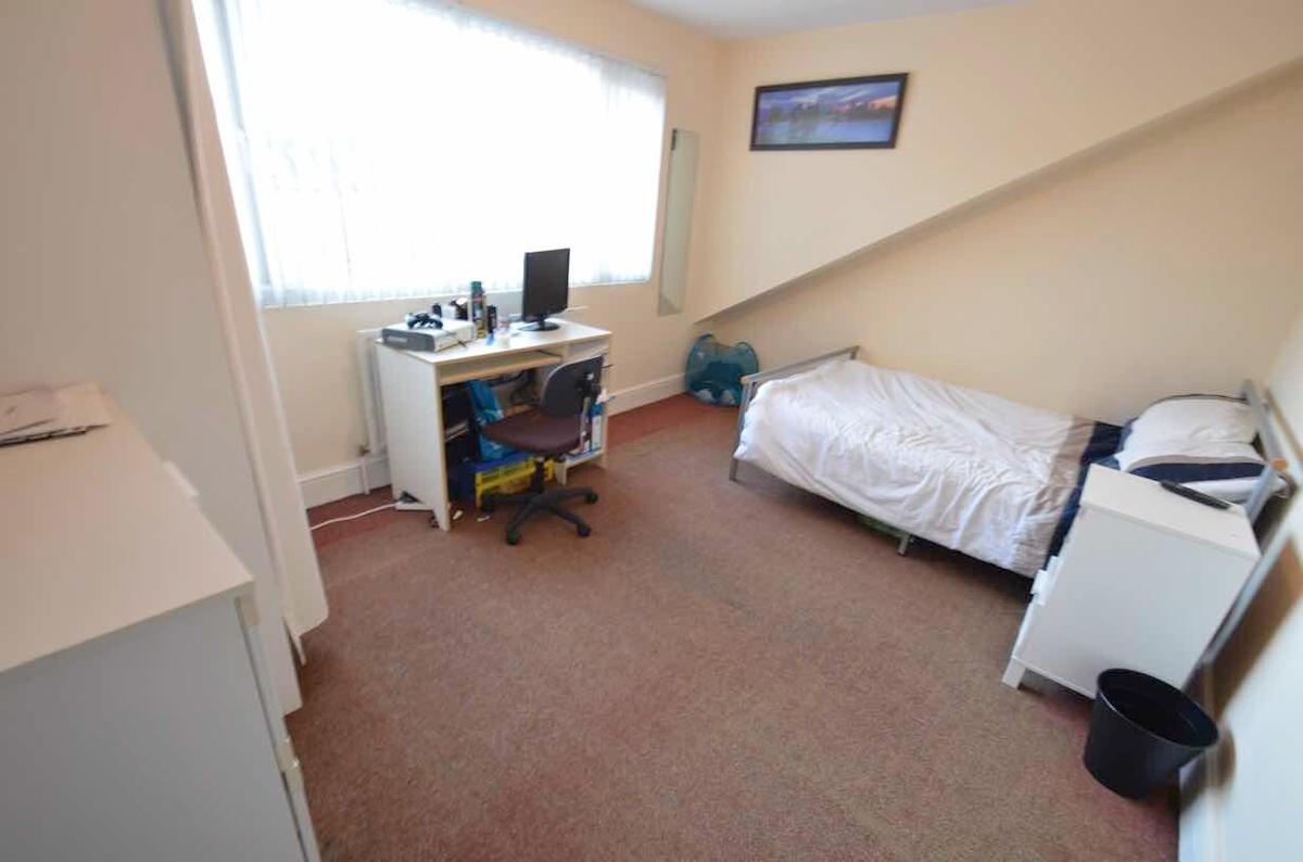 8 bedroom house for rent Consort Terrace, Leeds, LS3 1ET | UniHomes